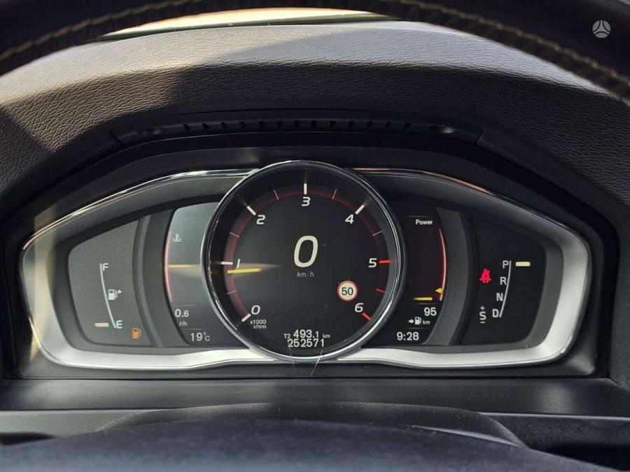 Белый Вольво B60 2016 в Рокишкис, объемом двигателя 1.98 л и пробегом 250 тыс. км за 7450 €, фото 32 на AUTOMOTO.COM.LV