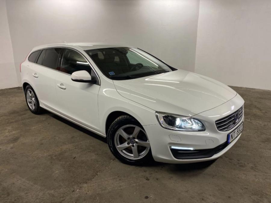 Balts Volvo V60 2016 Rīga, ar dzinēja tilpumu 2.00 L un nobraukumu 250 tūkst. km par 8950 €, foto 4 vietnē AUTOMOTO.COM.LV