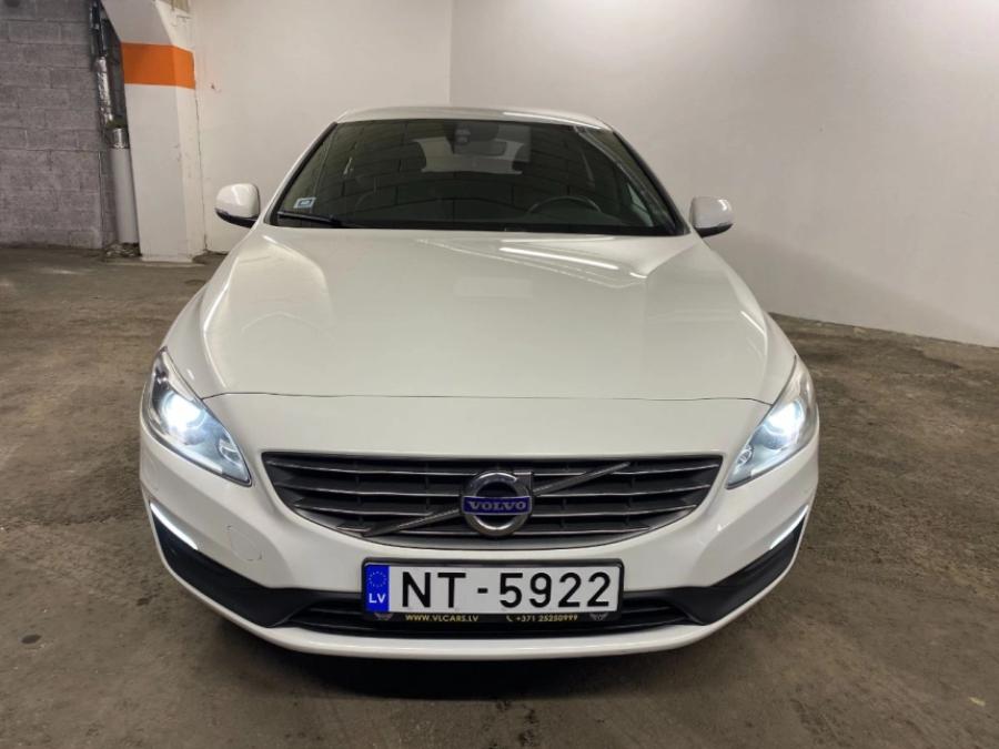 Balts Volvo V60 2016 Rīga, ar dzinēja tilpumu 2.00 L un nobraukumu 250 tūkst. km par 8950 €, foto 6 vietnē AUTOMOTO.COM.LV