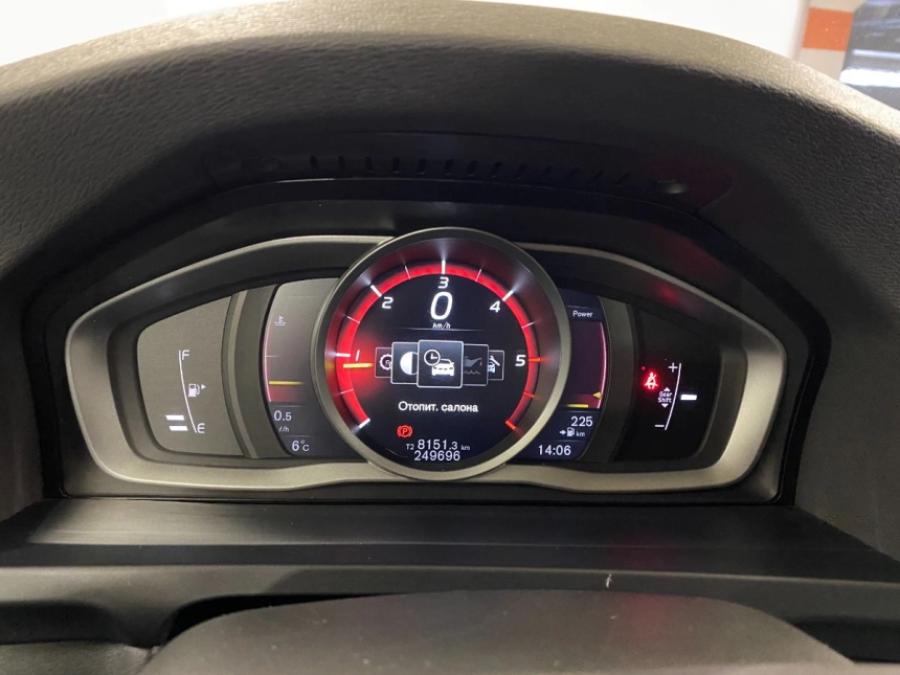 Balts Volvo V60 2016 Rīga, ar dzinēja tilpumu 2.00 L un nobraukumu 250 tūkst. km par 8950 €, foto 14 vietnē AUTOMOTO.COM.LV