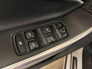 Balts Volvo V60 2016 Rīga, ar dzinēja tilpumu 2.00 L un nobraukumu 250 tūkst. km par 8950 €, foto 17 vietnē AUTOMOTO.COM.LV