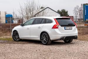Белый Вольво B60 2016 в Рига, объемом двигателя 2.00 л и пробегом 213 тыс. км за 8495 €, фото 3 на AUTOMOTO.COM.LV