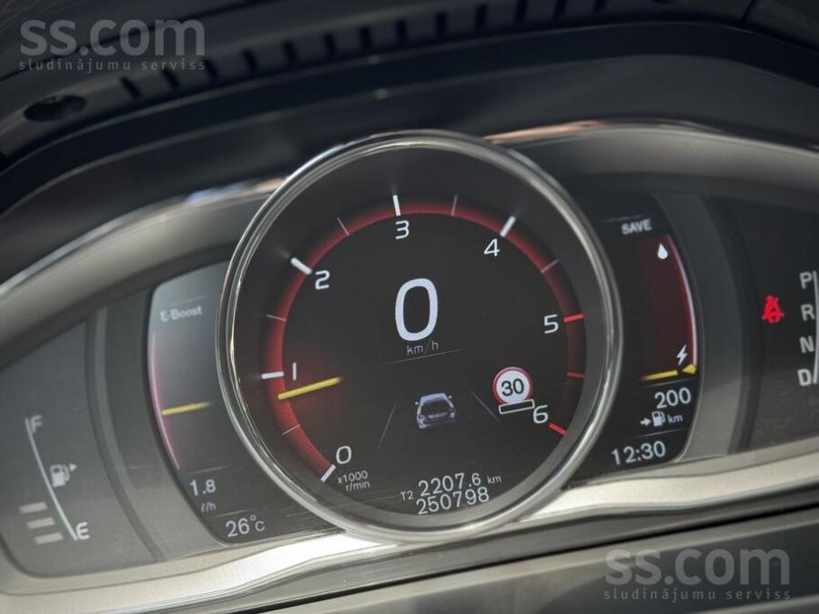 Белый Вольво B60 2016 в Елгава, объемом двигателя 2.40 л и пробегом 250 тыс. км за 11200 €, фото 29 на AUTOMOTO.COM.LV