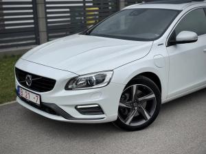 Balts Volvo V60 2016 Jelgava, ar dzinēja tilpumu 2.40 L un nobraukumu 250 tūkst. km par 11200 €, foto 3 vietnē AUTOMOTO.COM.LV