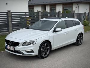 Balts Volvo V60 2016 Jelgava, ar dzinēja tilpumu 2.40 L un nobraukumu 250 tūkst. km par 11200 €, foto 12 vietnē AUTOMOTO.COM.LV