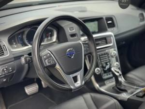 Balts Volvo V60 2016 Jelgava, ar dzinēja tilpumu 2.40 L un nobraukumu 250 tūkst. km par 11200 €, foto 20 vietnē AUTOMOTO.COM.LV