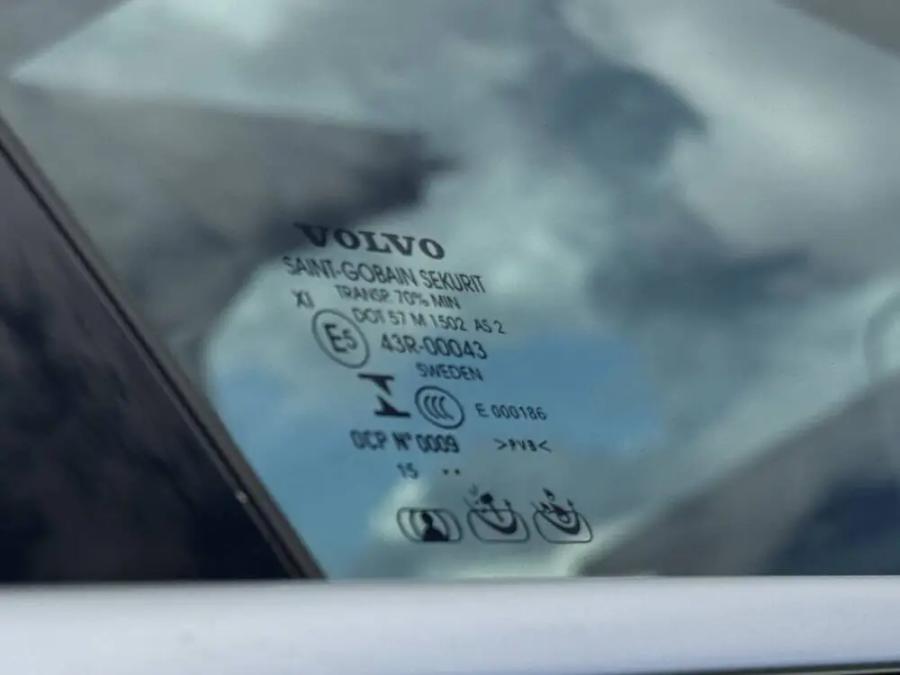 Balts Volvo V60 2016 Jelgava, ar dzinēja tilpumu 2.40 L un nobraukumu 250 tūkst. km par 11200 €, foto 32 vietnē AUTOMOTO.COM.LV