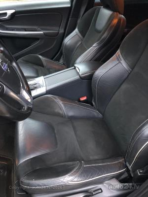 White Volvo V60 2016 in Riga, with an engine capacity of 2.00 L and mileage of 302 thousand km for 9500 €, photo 15 on AUTOMOTO.COM.LV