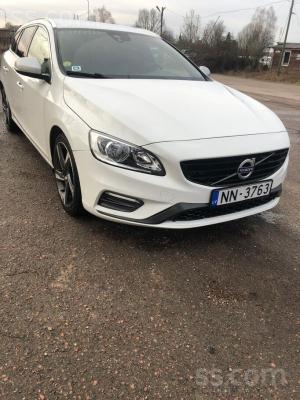 White Volvo V60 2016 in Riga, with an engine capacity of 2.00 L and mileage of 302 thousand km for 9500 €, photo 3 on AUTOMOTO.COM.LV