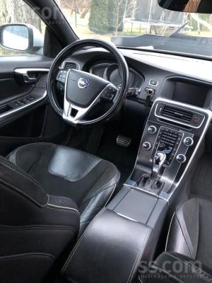 White Volvo V60 2016 in Riga, with an engine capacity of 2.00 L and mileage of 302 thousand km for 9500 €, photo 8 on AUTOMOTO.COM.LV