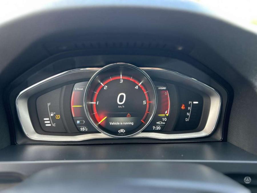Balts Volvo V60 2016 Kretinga, ar dzinēja tilpumu 2.40 L un nobraukumu 224 tūkst. km par 9699 €, foto 20 vietnē AUTOMOTO.COM.LV
