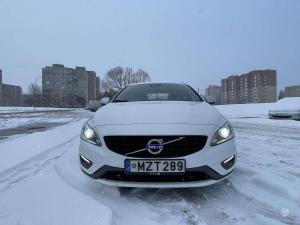 White Volvo V60 2017 in Kaunas, with an engine capacity of 1.97 L and mileage of 234 thousand km for 14000 €, photo 9 on AUTOMOTO.COM.LV