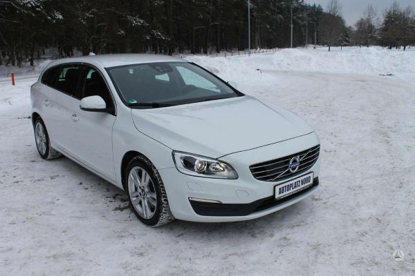 Balts Volvo V60 2017 Birštonas, ar dzinēja tilpumu 2.40 L un nobraukumu 242 tūkst. km par 8450 €, foto 8 vietnē AUTOMOTO.COM.LV