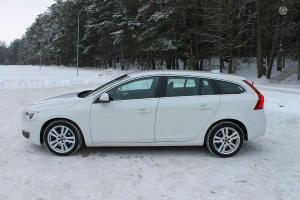 White Volvo V60 2017 in Birstonas, with an engine capacity of 2.40 L and mileage of 242 thousand km for 7950 €, photo 2 on AUTOMOTO.COM.LV