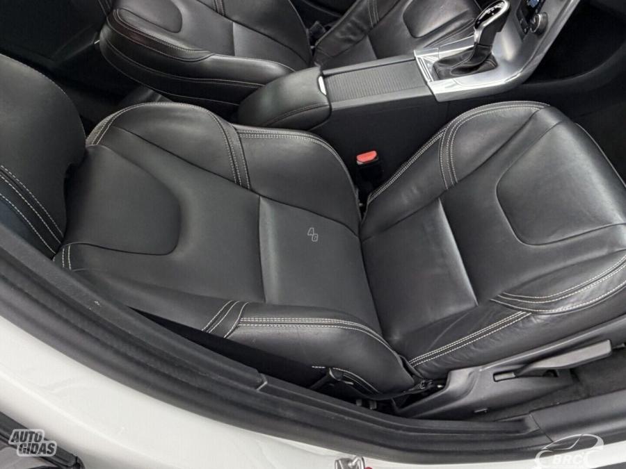 Белый Вольво B60 2017 в Авиженяй, объемом двигателя 2.00 л и пробегом 258 тыс. км за 7500 €, фото 6 на AUTOMOTO.COM.LV