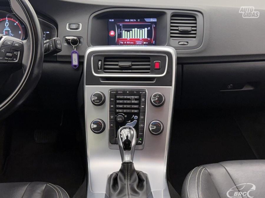 Белый Вольво B60 2017 в Авиженяй, объемом двигателя 2.00 л и пробегом 258 тыс. км за 7500 €, фото 15 на AUTOMOTO.COM.LV