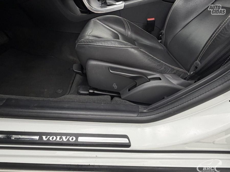Белый Вольво B60 2017 в Авиженяй, объемом двигателя 2.00 л и пробегом 258 тыс. км за 7500 €, фото 21 на AUTOMOTO.COM.LV