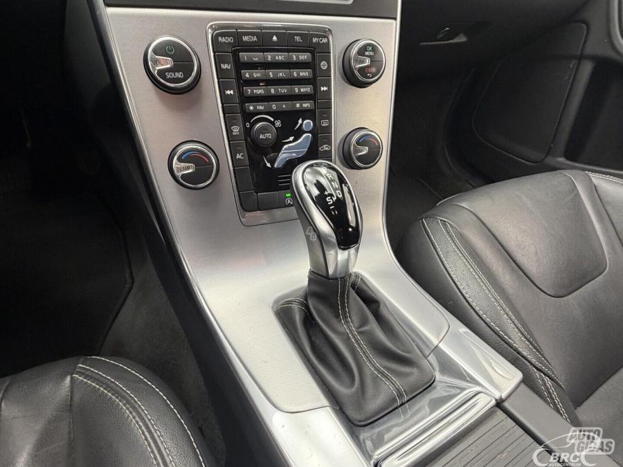 Белый Вольво B60 2017 в Авиженяй, объемом двигателя 2.00 л и пробегом 258 тыс. км за 7500 €, фото 25 на AUTOMOTO.COM.LV