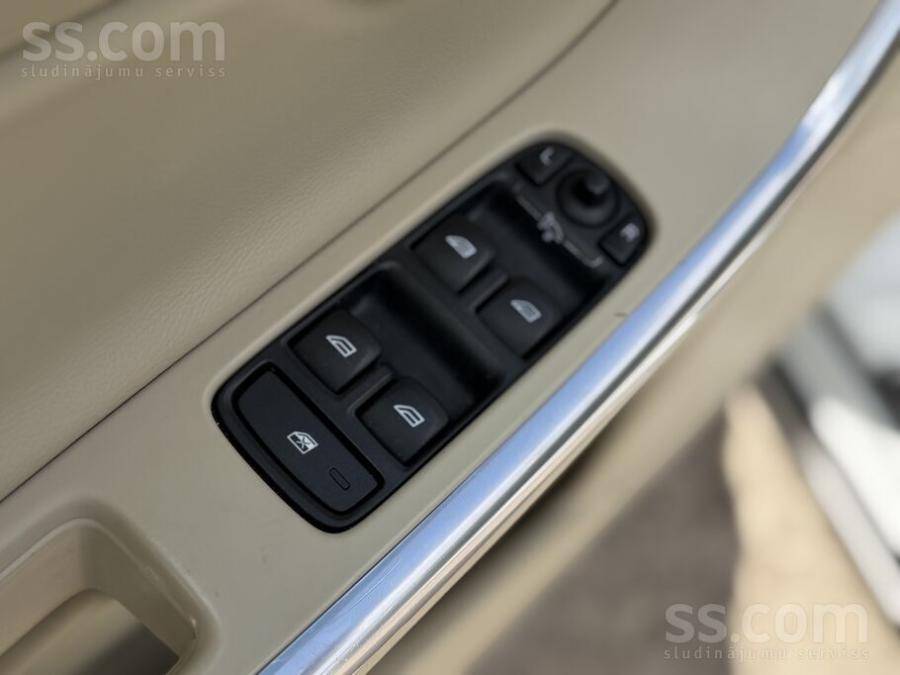 Balts Volvo V60 2017 Rīga, ar dzinēja tilpumu 2.00 L un nobraukumu 250 tūkst. km par 3990 €, foto 6 vietnē AUTOMOTO.COM.LV
