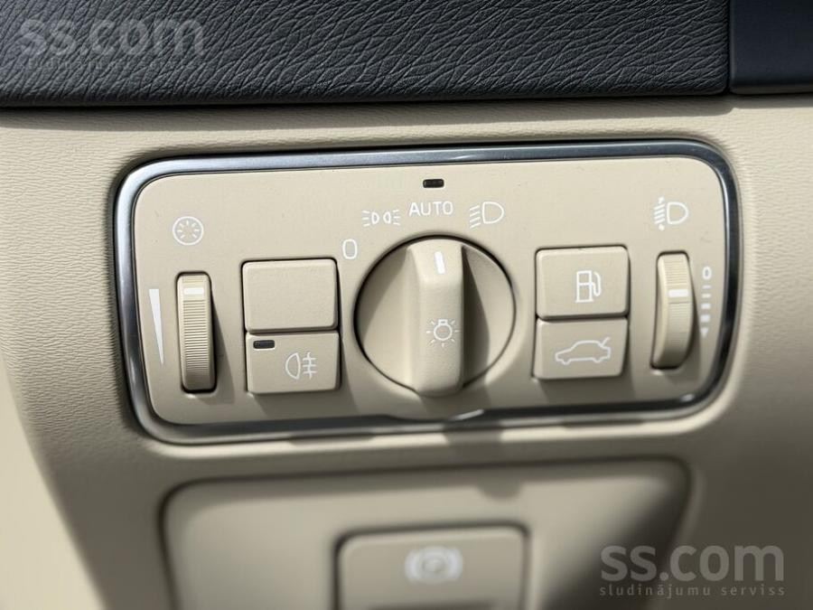 Balts Volvo V60 2017 Rīga, ar dzinēja tilpumu 2.00 L un nobraukumu 250 tūkst. km par 3990 €, foto 7 vietnē AUTOMOTO.COM.LV