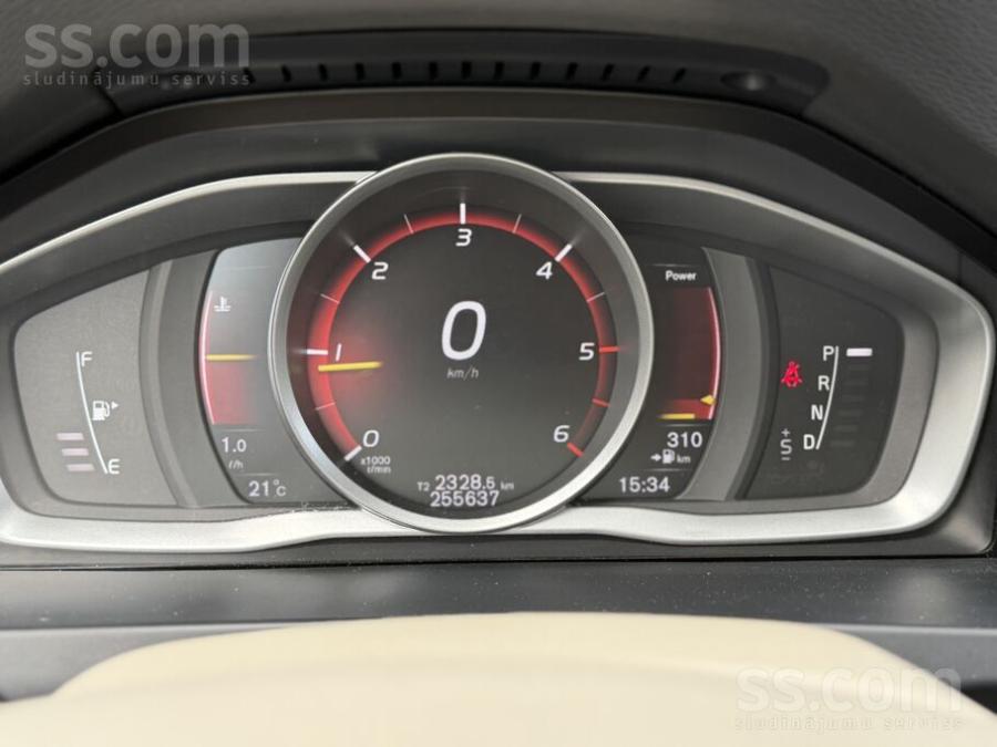 Balts Volvo V60 2017 Rīga, ar dzinēja tilpumu 2.00 L un nobraukumu 250 tūkst. km par 3990 €, foto 11 vietnē AUTOMOTO.COM.LV