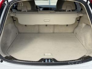 Balts Volvo V60 2017 Rīga, ar dzinēja tilpumu 2.00 L un nobraukumu 250 tūkst. km par 3990 €, foto 16 vietnē AUTOMOTO.COM.LV