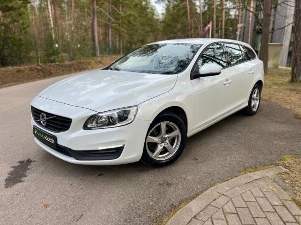 Balts Volvo V60 2017 Rīga, ar dzinēja tilpumu 2.00 L un nobraukumu 192 tūkst. km par 11700 €, foto 1 vietnē AUTOMOTO.COM.LV
