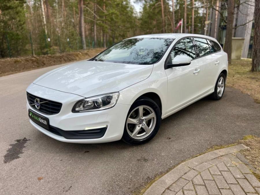 Balts Volvo V60 2017 Rīga, ar dzinēja tilpumu 2.00 L un nobraukumu 192 tūkst. km par 11700 €, foto 1 vietnē AUTOMOTO.COM.LV