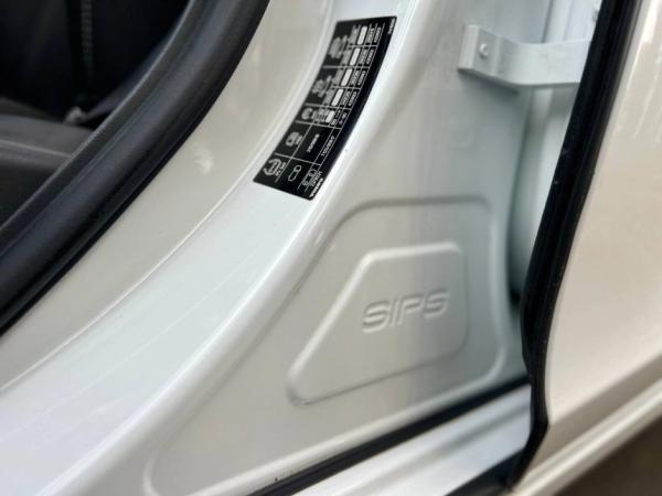 Balts Volvo V60 2017 Rīga, ar dzinēja tilpumu 2.00 L un nobraukumu 192 tūkst. km par 11700 €, foto 5 vietnē AUTOMOTO.COM.LV