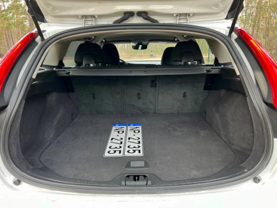 Balts Volvo V60 2017 Rīga, ar dzinēja tilpumu 2.00 L un nobraukumu 192 tūkst. km par 11700 €, foto 7 vietnē AUTOMOTO.COM.LV