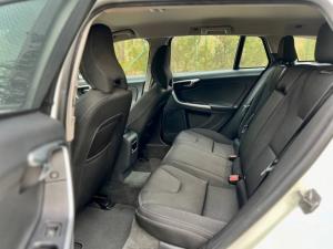 Balts Volvo V60 2017 Rīga, ar dzinēja tilpumu 2.00 L un nobraukumu 192 tūkst. km par 11700 €, foto 9 vietnē AUTOMOTO.COM.LV