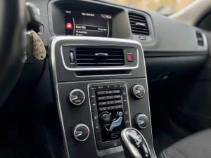 Balts Volvo V60 2017 Rīga, ar dzinēja tilpumu 2.00 L un nobraukumu 192 tūkst. km par 11700 €, foto 15 vietnē AUTOMOTO.COM.LV