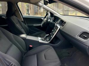 Balts Volvo V60 2017 Rīga, ar dzinēja tilpumu 2.00 L un nobraukumu 192 tūkst. km par 11700 €, foto 17 vietnē AUTOMOTO.COM.LV