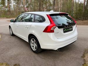 Balts Volvo V60 2017 Rīga, ar dzinēja tilpumu 2.00 L un nobraukumu 192 tūkst. km par 11700 €, foto 23 vietnē AUTOMOTO.COM.LV