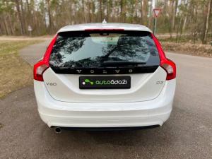 Balts Volvo V60 2017 Rīga, ar dzinēja tilpumu 2.00 L un nobraukumu 192 tūkst. km par 11700 €, foto 24 vietnē AUTOMOTO.COM.LV