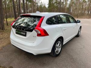 Balts Volvo V60 2017 Rīga, ar dzinēja tilpumu 2.00 L un nobraukumu 192 tūkst. km par 11700 €, foto 25 vietnē AUTOMOTO.COM.LV