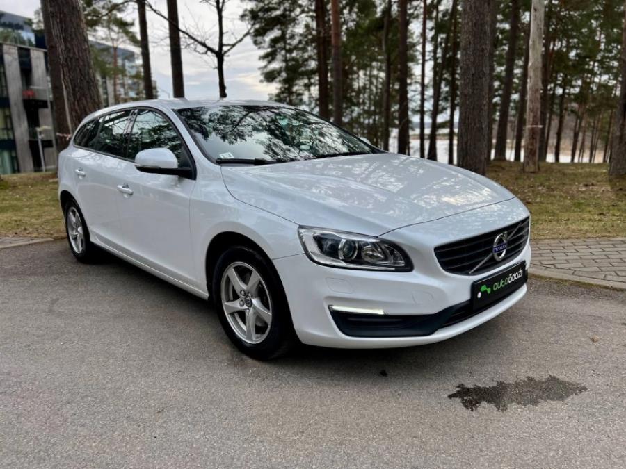 Balts Volvo V60 2017 Rīga, ar dzinēja tilpumu 2.00 L un nobraukumu 192 tūkst. km par 11700 €, foto 27 vietnē AUTOMOTO.COM.LV
