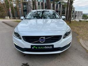 Balts Volvo V60 2017 Rīga, ar dzinēja tilpumu 2.00 L un nobraukumu 192 tūkst. km par 11700 €, foto 28 vietnē AUTOMOTO.COM.LV