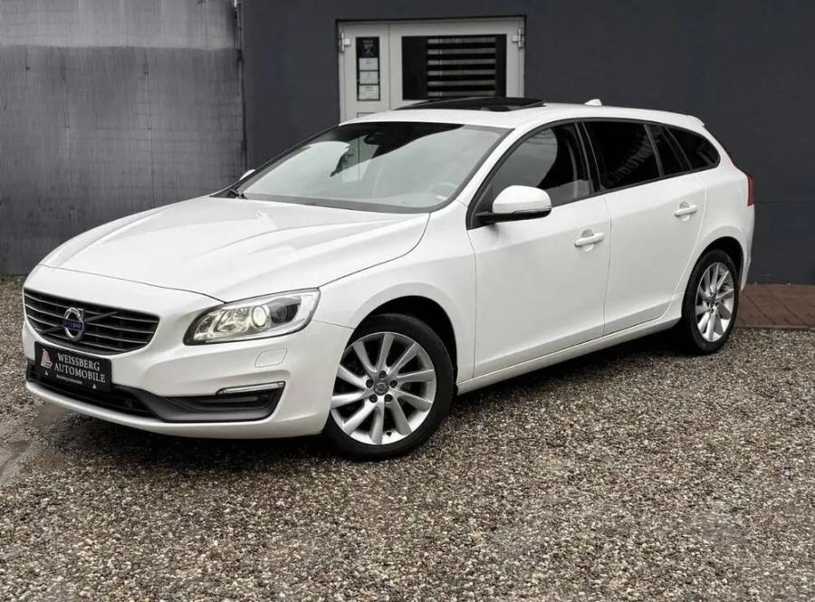 Balts Volvo V60 2017 Talsi, ar dzinēja tilpumu 2.00 L un nobraukumu 180 tūkst. km par 9500 €, foto 1 vietnē AUTOMOTO.COM.LV
