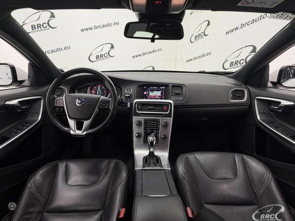White Volvo V60 2017 in Vilnius, with an engine capacity of 1.97 L and mileage of 258 thousand km for 7300 €, photo 4 on AUTOMOTO.COM.LV