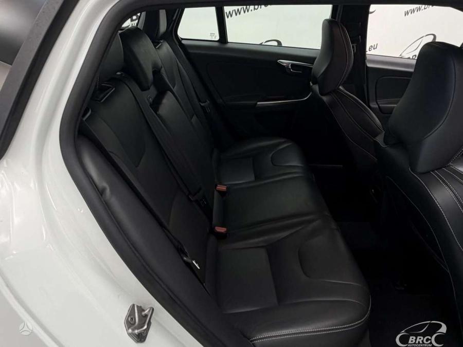 Balts Volvo V60 2017 Viļņa, ar dzinēja tilpumu 1.97 L un nobraukumu 258 tūkst. km par 7300 €, foto 12 vietnē AUTOMOTO.COM.LV