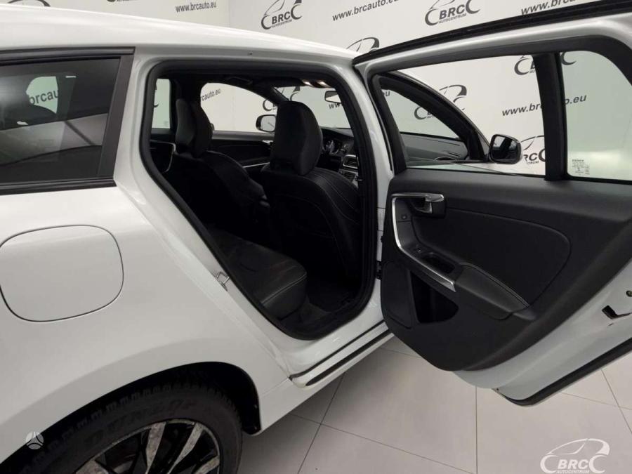 Balts Volvo V60 2017 Viļņa, ar dzinēja tilpumu 1.97 L un nobraukumu 258 tūkst. km par 7300 €, foto 14 vietnē AUTOMOTO.COM.LV