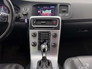 Balts Volvo V60 2017 Viļņa, ar dzinēja tilpumu 1.97 L un nobraukumu 258 tūkst. km par 7300 €, foto 16 vietnē AUTOMOTO.COM.LV