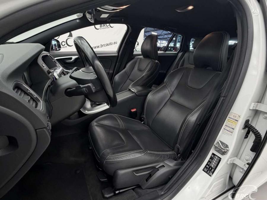 Balts Volvo V60 2017 Viļņa, ar dzinēja tilpumu 1.97 L un nobraukumu 258 tūkst. km par 7300 €, foto 23 vietnē AUTOMOTO.COM.LV