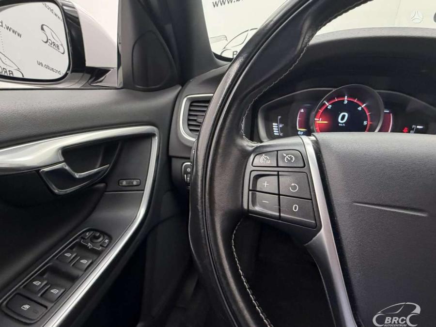 Balts Volvo V60 2017 Viļņa, ar dzinēja tilpumu 1.97 L un nobraukumu 258 tūkst. km par 7300 €, foto 30 vietnē AUTOMOTO.COM.LV
