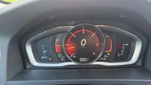 White Volvo V60 2017 in Siauliai, with an engine capacity of 2.40 L and mileage of 386 thousand km for 6700 €, photo 10 on AUTOMOTO.COM.LV