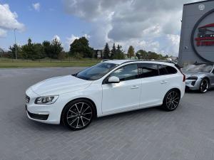 Balts Volvo V60 2017 Telšiai, ar dzinēja tilpumu 1.97 L un nobraukumu 253 tūkst. km par 7700 €, foto 3 vietnē AUTOMOTO.COM.LV