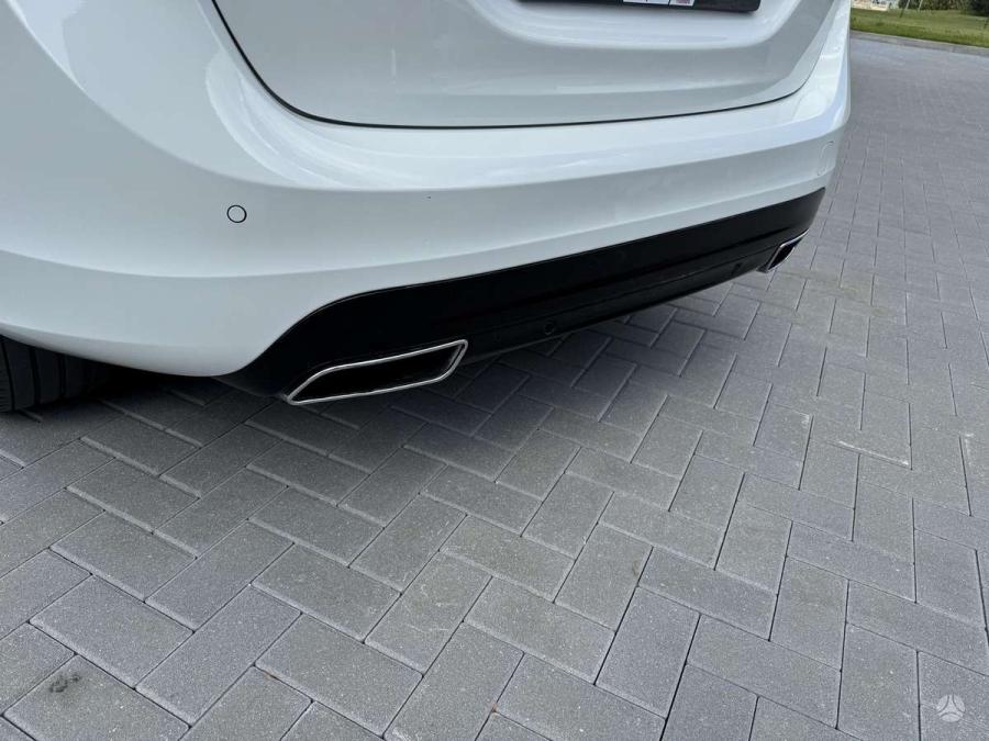 Balts Volvo V60 2017 Telšiai, ar dzinēja tilpumu 1.97 L un nobraukumu 253 tūkst. km par 7700 €, foto 15 vietnē AUTOMOTO.COM.LV