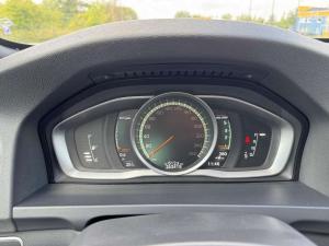 Balts Volvo V60 2017 Telšiai, ar dzinēja tilpumu 1.97 L un nobraukumu 253 tūkst. km par 7700 €, foto 29 vietnē AUTOMOTO.COM.LV