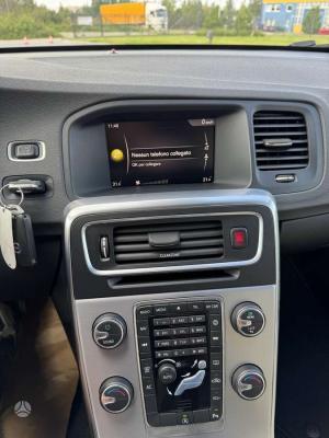 Balts Volvo V60 2017 Telšiai, ar dzinēja tilpumu 1.97 L un nobraukumu 253 tūkst. km par 7700 €, foto 35 vietnē AUTOMOTO.COM.LV
